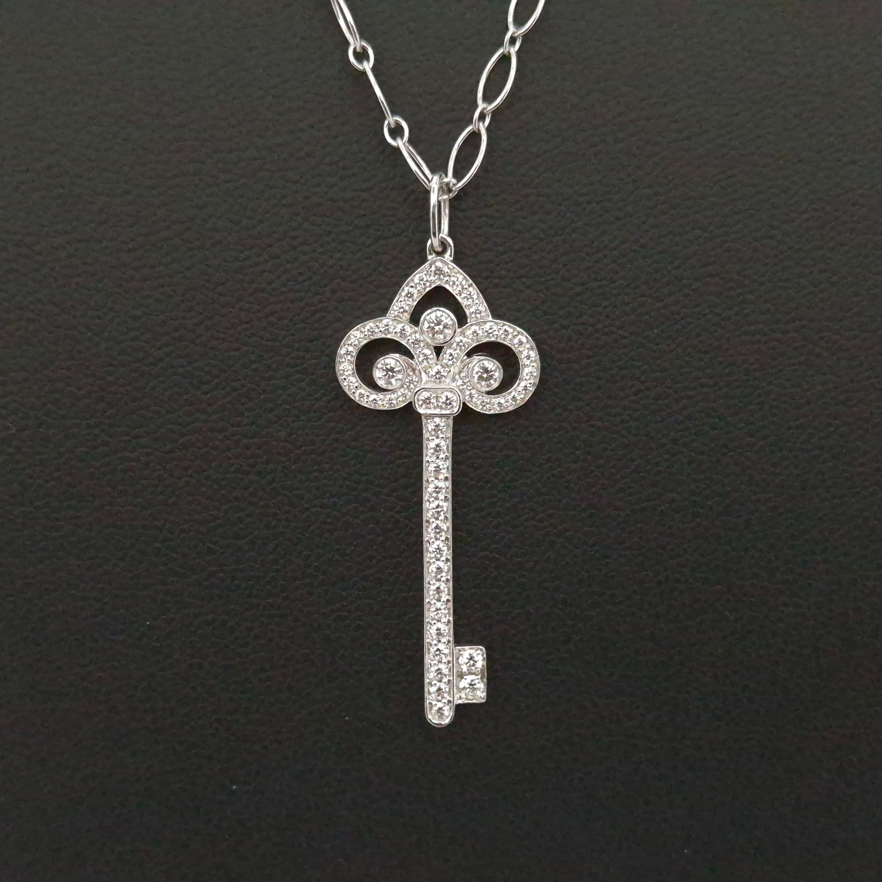 Tiffany & Co Diamond Fleur de Lis Key Necklace A234050 151331906 – trenbe